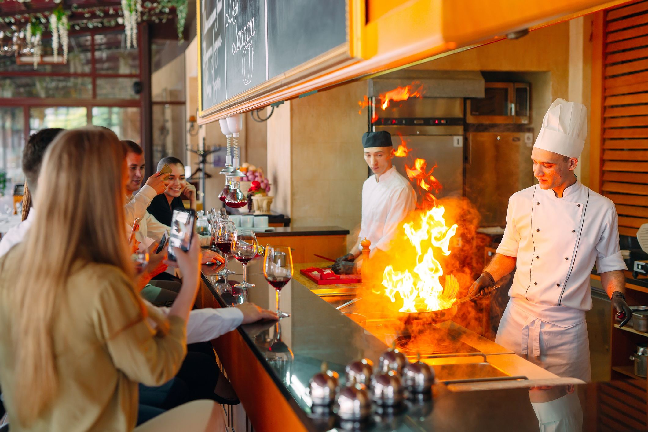 Consumers Want Experience-Based Dining – Do You Deliver? - Foodbuy ...